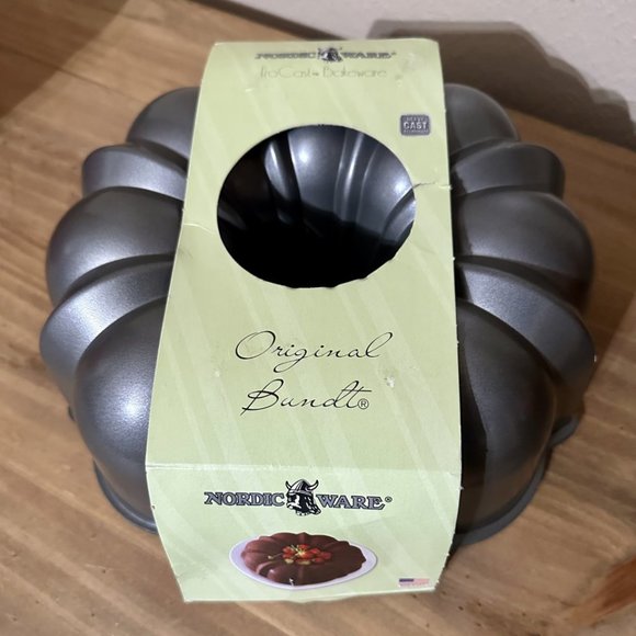 Nordic Ware | Kitchen | New Nordic Ware Heavy Cast Original Bundt Pan 2 Cup Grey | Poshmark